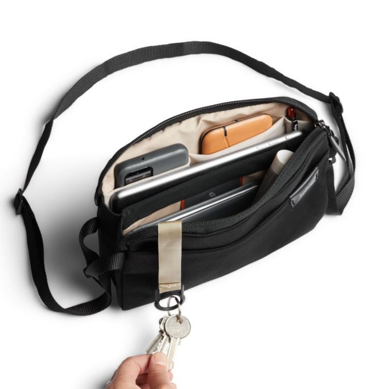 Bellroy City Pouch Plus - Melbourne Black - Seager Inc